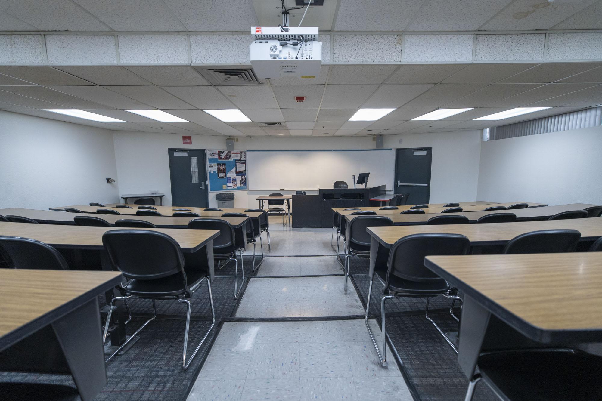 BEH 113 | Classrooms | UNLV Information Technology